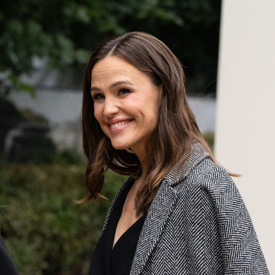 Jennifer Garner couldn't hold back her tears as she revealed that 2024 ...