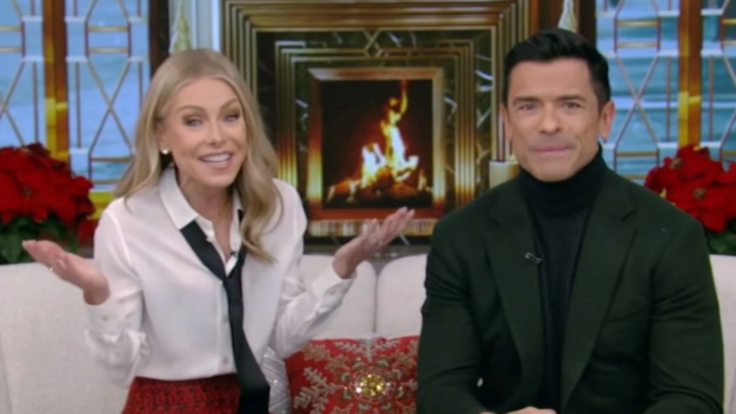 Kelly Ripa and Mark Consuelos mark their LIVE Christmas show with a ...