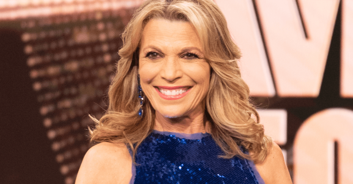 Vanna White was spotted in a disheveled state while walking in LA: "Is ...