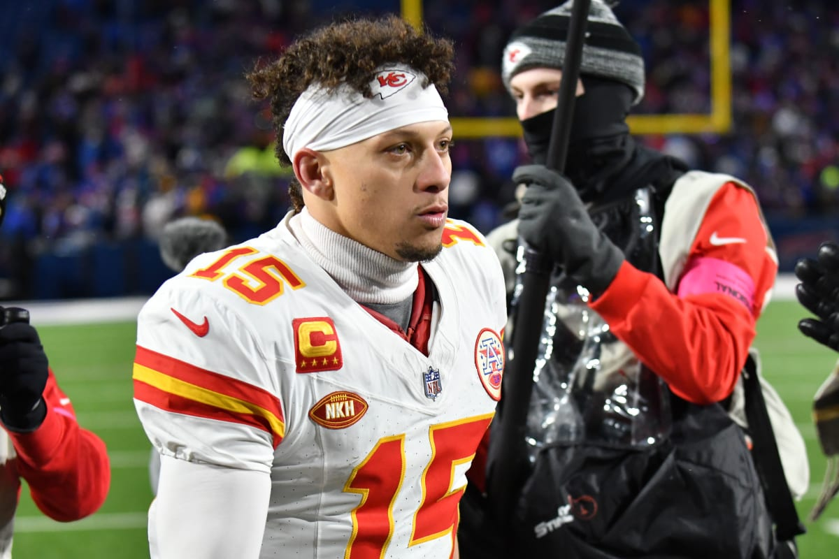 Patrick Mahomes broke down in tears in the Chiefs’ locker room ...